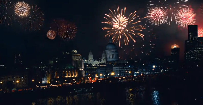 Coldplay – Christmas Lights – Fubiz Media