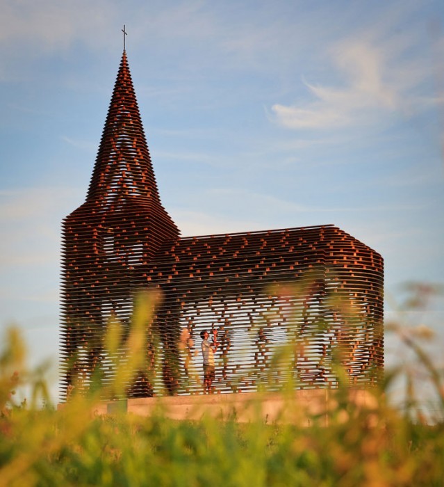 Transparent Steel Church – Fubiz Media