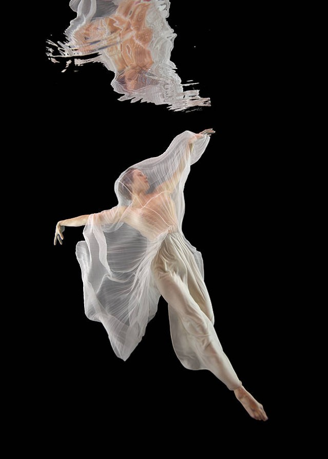 Underwater by Howard Schatz – Fubiz Media