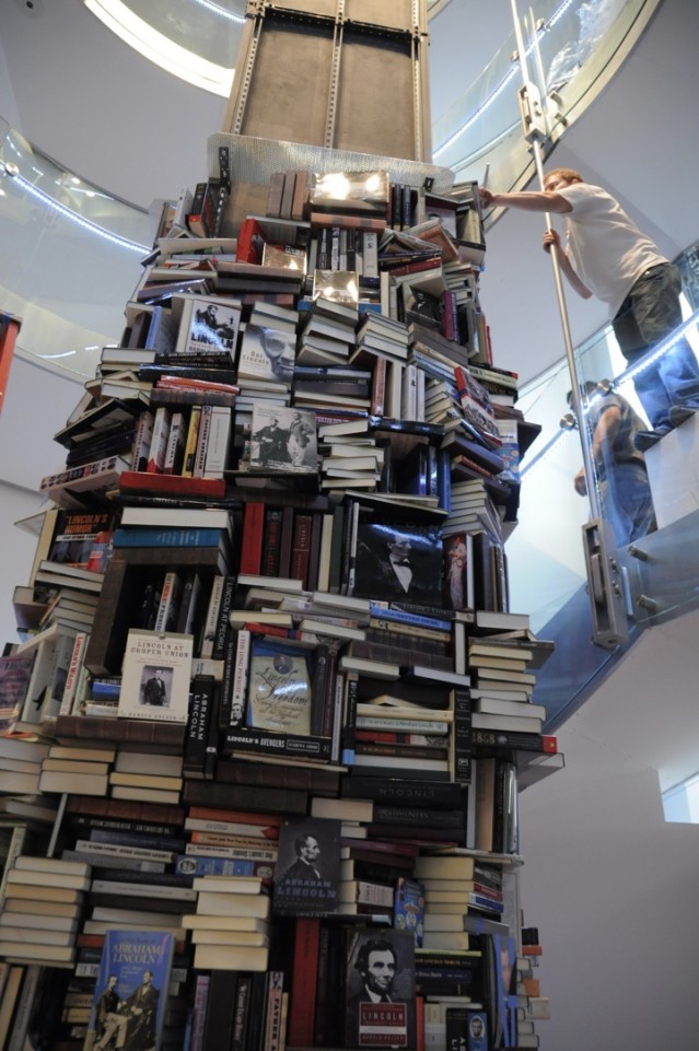 Skyscraping Tower of Books – Fubiz Media