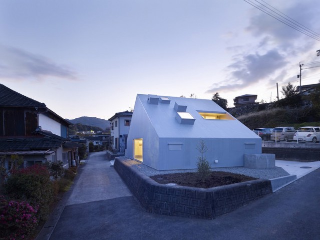 Cloudy House – Fubiz Media