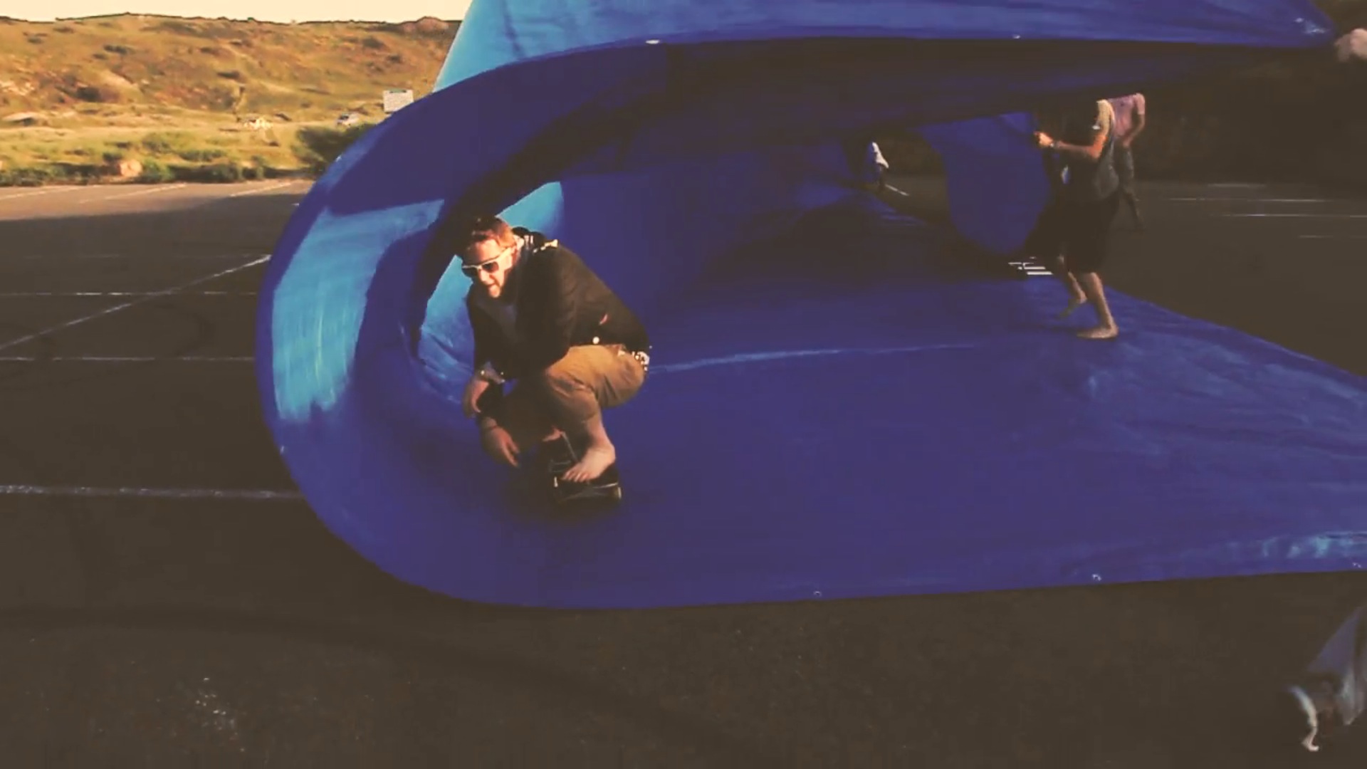 Tarp Surfing – Fubiz Media