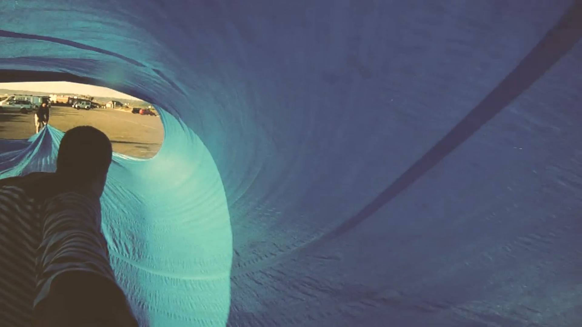 Tarp Surfing – Fubiz Media