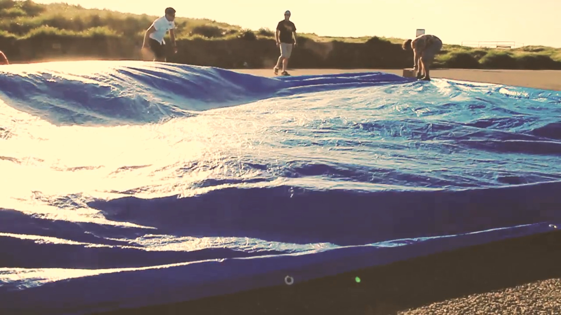 Tarp Surfing – Fubiz Media