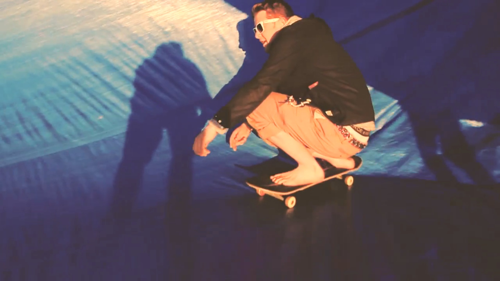 Tarp Surfing – Fubiz Media