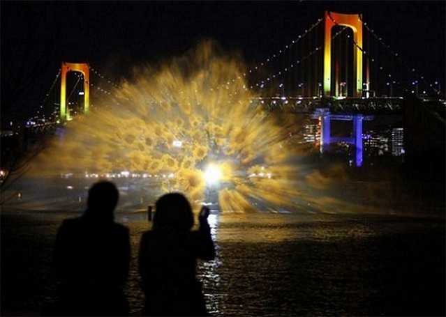 Water Illumination – Fubiz Media