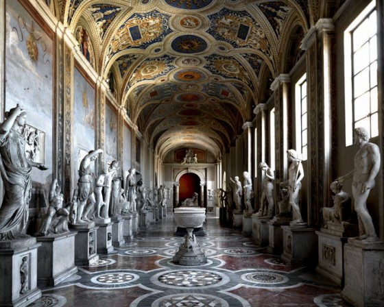 Silent Halls of European Palaces – Fubiz Media