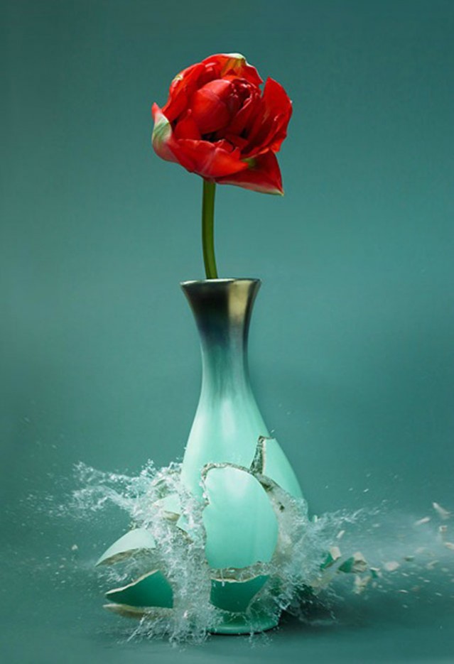 Exploding Vases – Fubiz Media