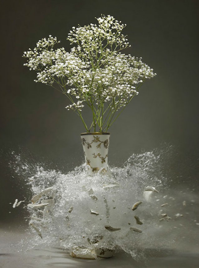 Exploding Vases – Fubiz Media