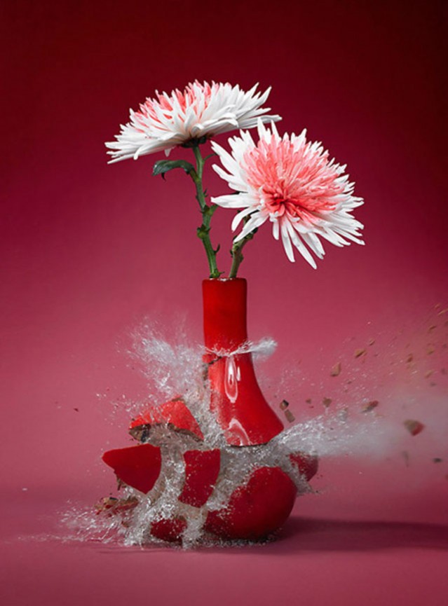 Exploding Vases – Fubiz Media