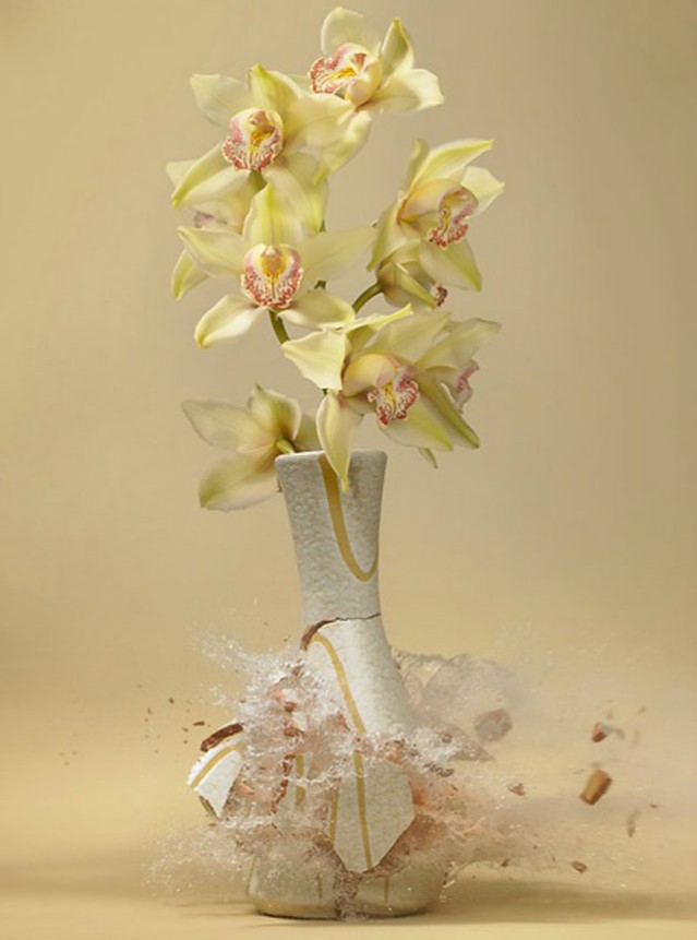 Exploding Vases – Fubiz Media