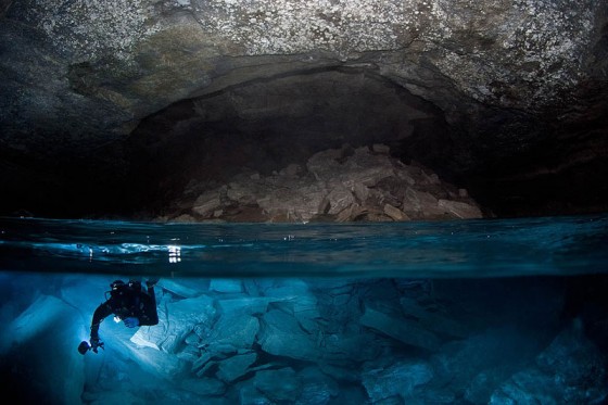 Underwater Russian Cave – Fubiz Media