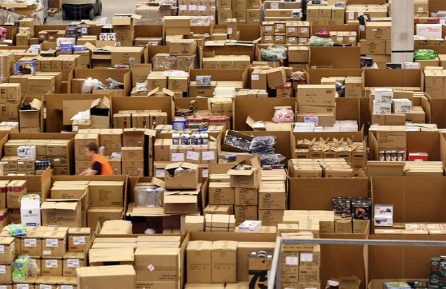 Inside Amazon Warehouse – Fubiz Media