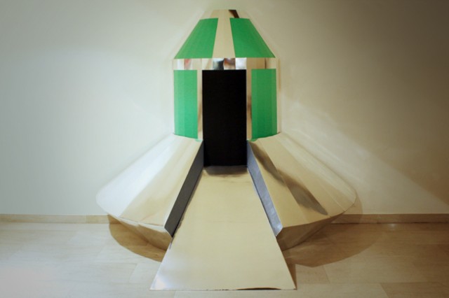 Cardboard UFO – Fubiz Media
