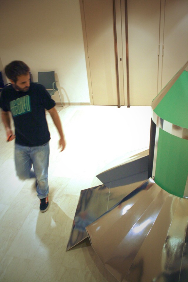 Cardboard UFO – Fubiz Media