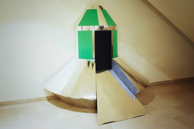 Cardboard UFO – Fubiz Media