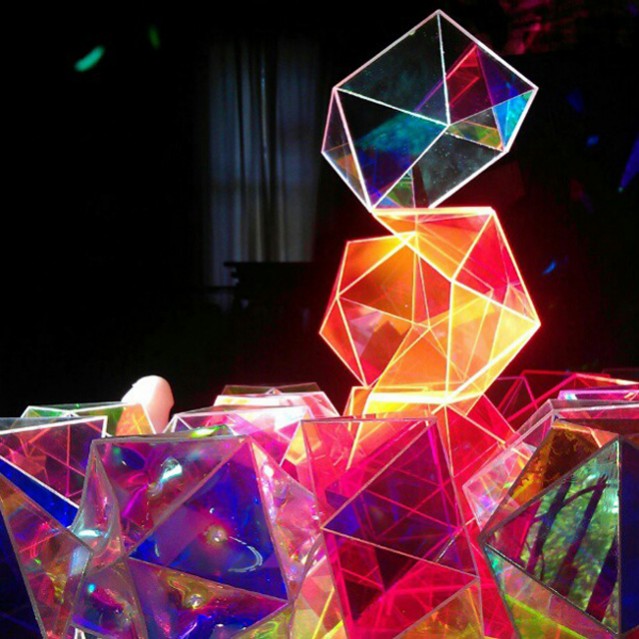 Sparkle Geometric Table – Fubiz Media