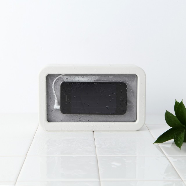 Splash-proof Speaker by Muji – Fubiz Media