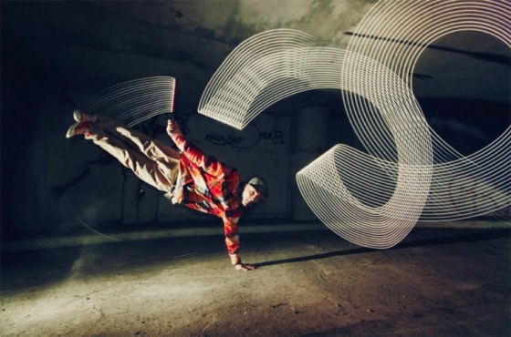 Breakdance Light Painting – Fubiz Media
