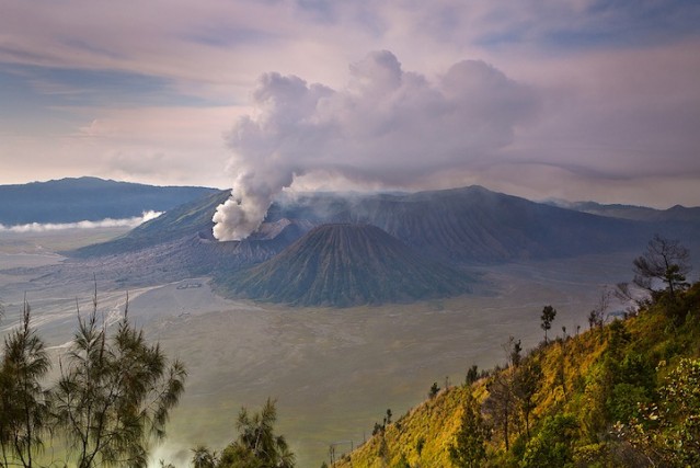 Spectacular Volcanic Smoke – Fubiz Media