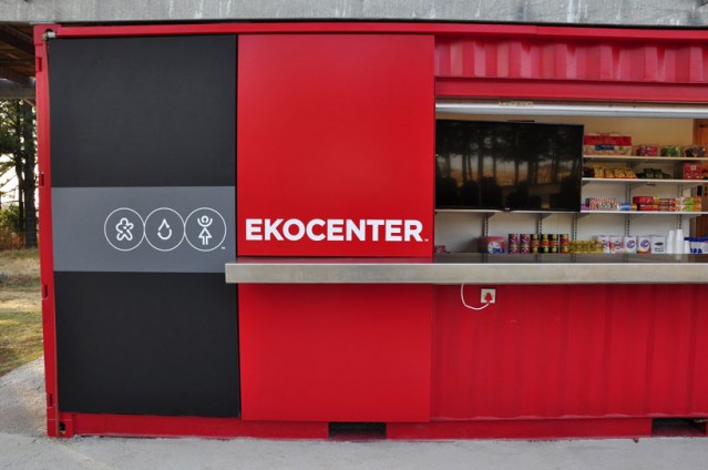 Coca-Cola Ekocenter Container – Fubiz Media