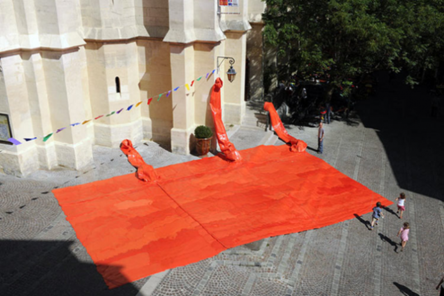 Scale and Perspective by Simone Decker – Fubiz Media