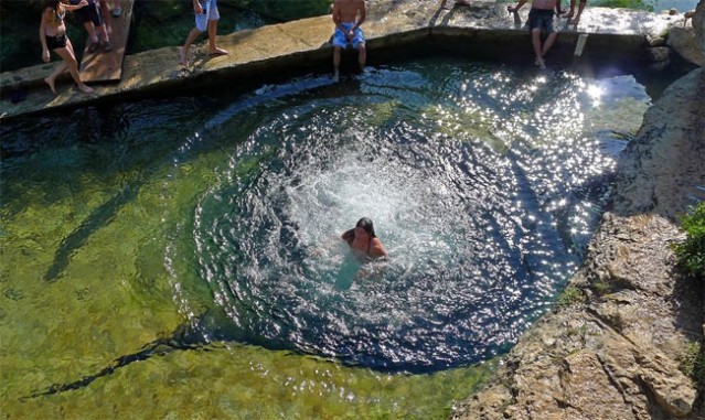 Diving into the Black Hole – Fubiz Media