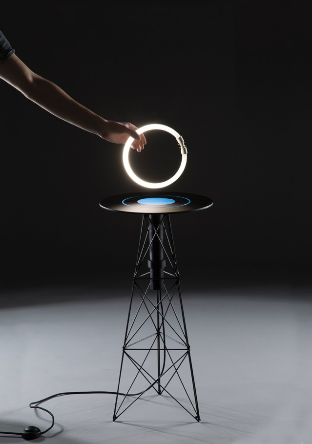 Em Table Concept – Fubiz Media