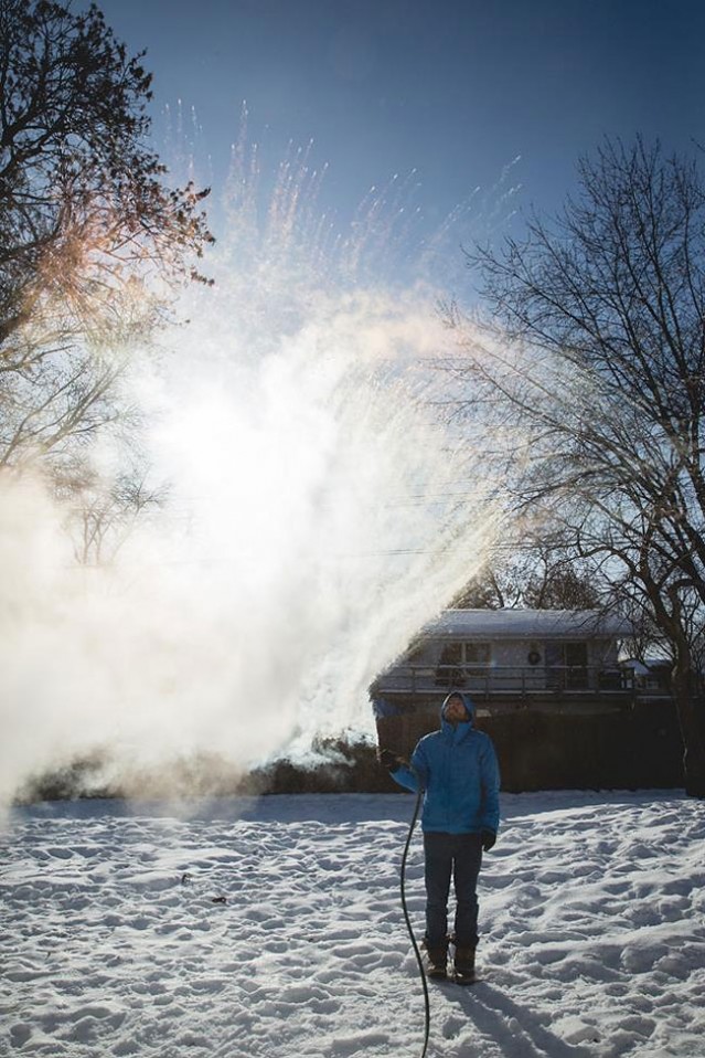 Boiling Water Science Experiment – Fubiz Media