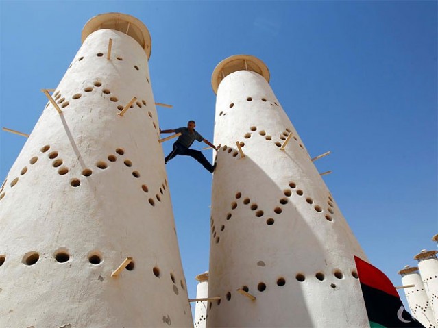 Top of the World’s Weirdest Tower – Fubiz Media