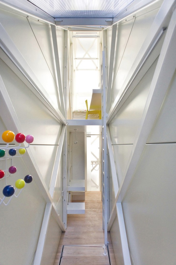 The Narrowest House in the World – Fubiz Media