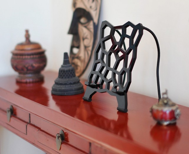 Decorative stands for iPad and all tablets. Design & Flexible – Fubiz Media