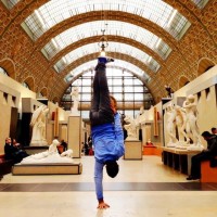 Breakdancer at Famous Paris Landmarks – Fubiz Media