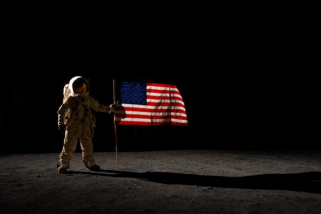 Cosmonaut Photography by Tyler Shields – Fubiz Media