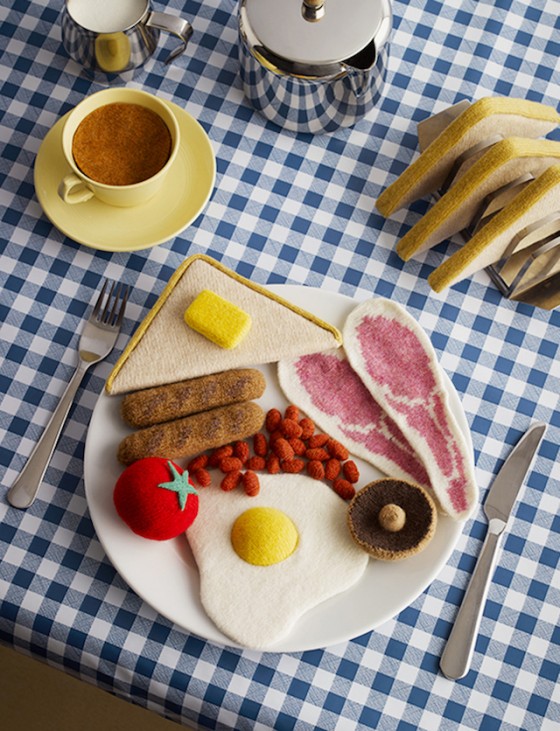 Playful Knit Comfort Food Art – Fubiz Media