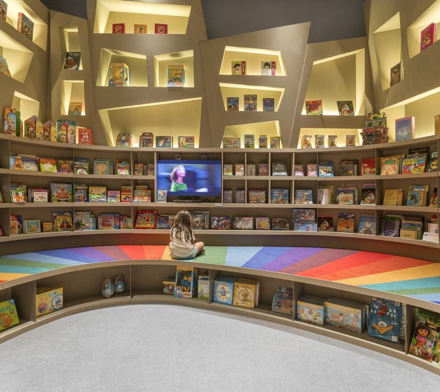 Rainbow Twisted Bookstore For Kids – Fubiz Media