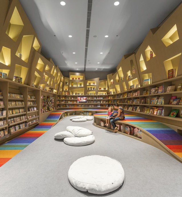 Rainbow Twisted Bookstore For Kids – Fubiz Media