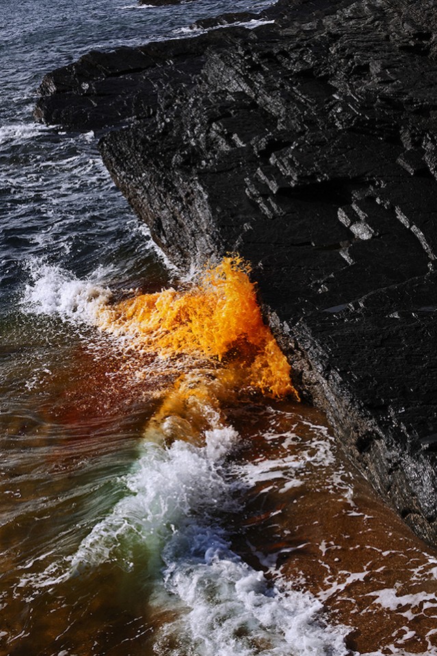 Dramatic Ocean Waves Crash – Fubiz Media