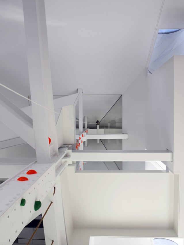 Sky House With A Tunnel – Fubiz Media