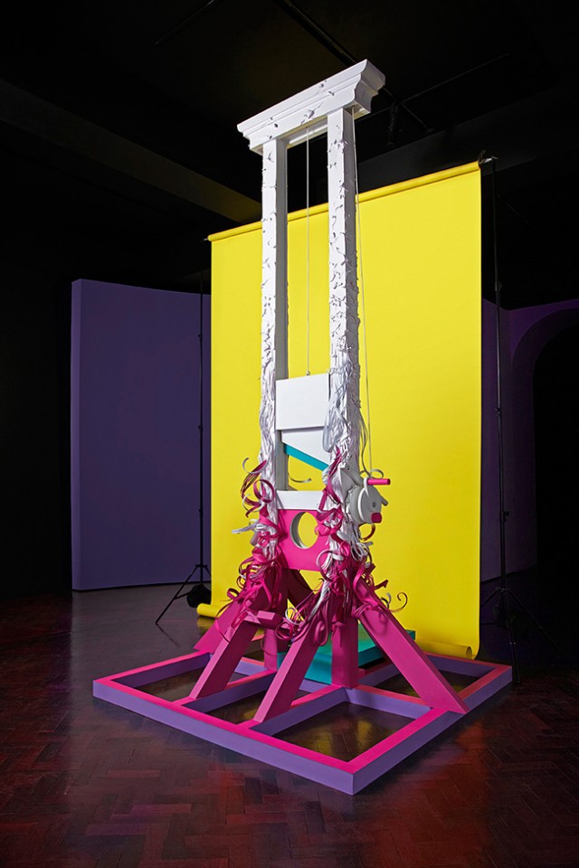 Paper Cuts – An Interactive Paper Guillotine – Fubiz Media