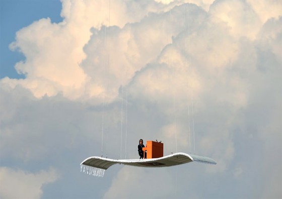 Flying Piano in Munich – Fubiz Media