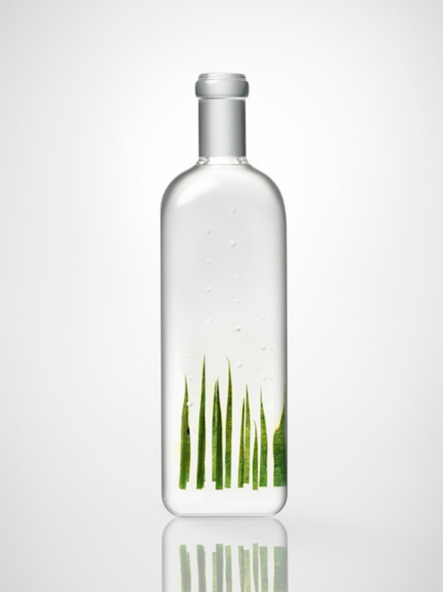 Rain Bottle Installation – Fubiz Media