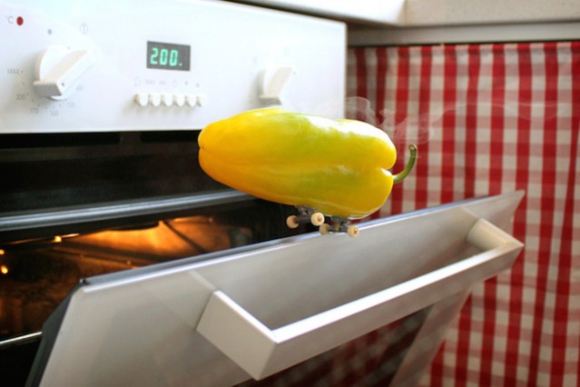 Skating Food in The Kitchen – Fubiz Media