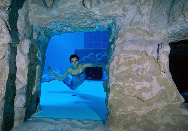 The World’s Deepest Pool – Fubiz Media