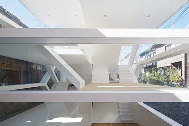Transparent S-House Structure – Fubiz Media