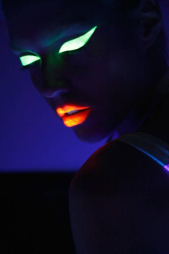 Glowing Fashion Photography – Fubiz Media