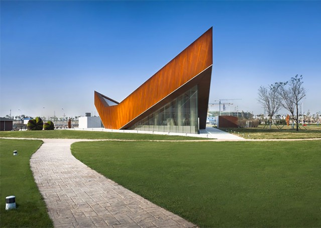 Triangular Shaped Gallery – Fubiz Media