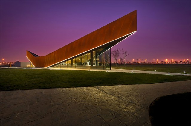 Triangular Shaped Gallery – Fubiz Media