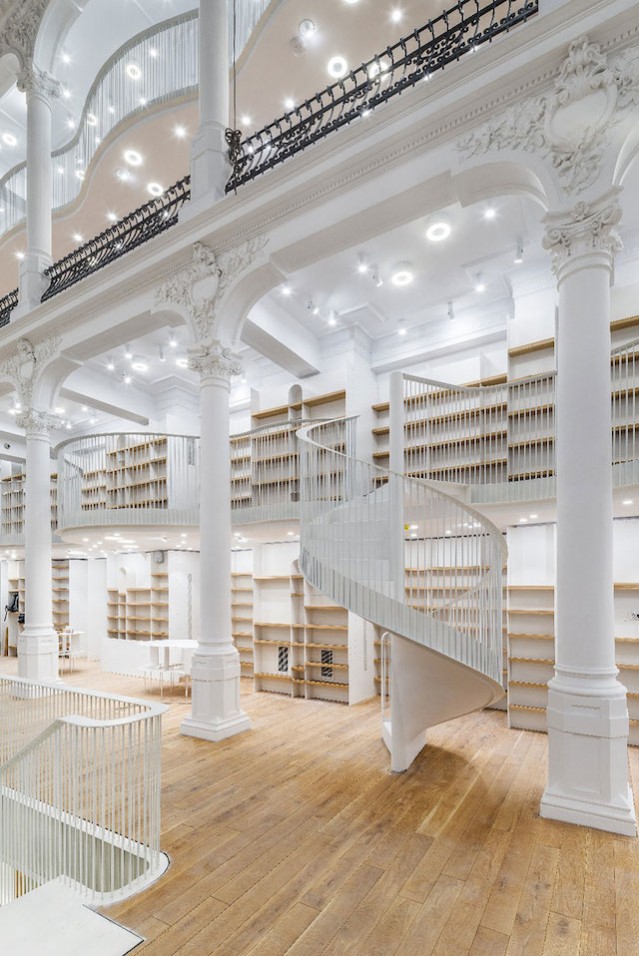 Fantastic Bookstore in Romania – Fubiz Media