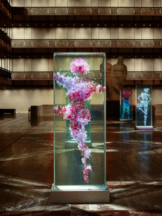 Glass-Encased Silhouettes Sculptures – Fubiz Media